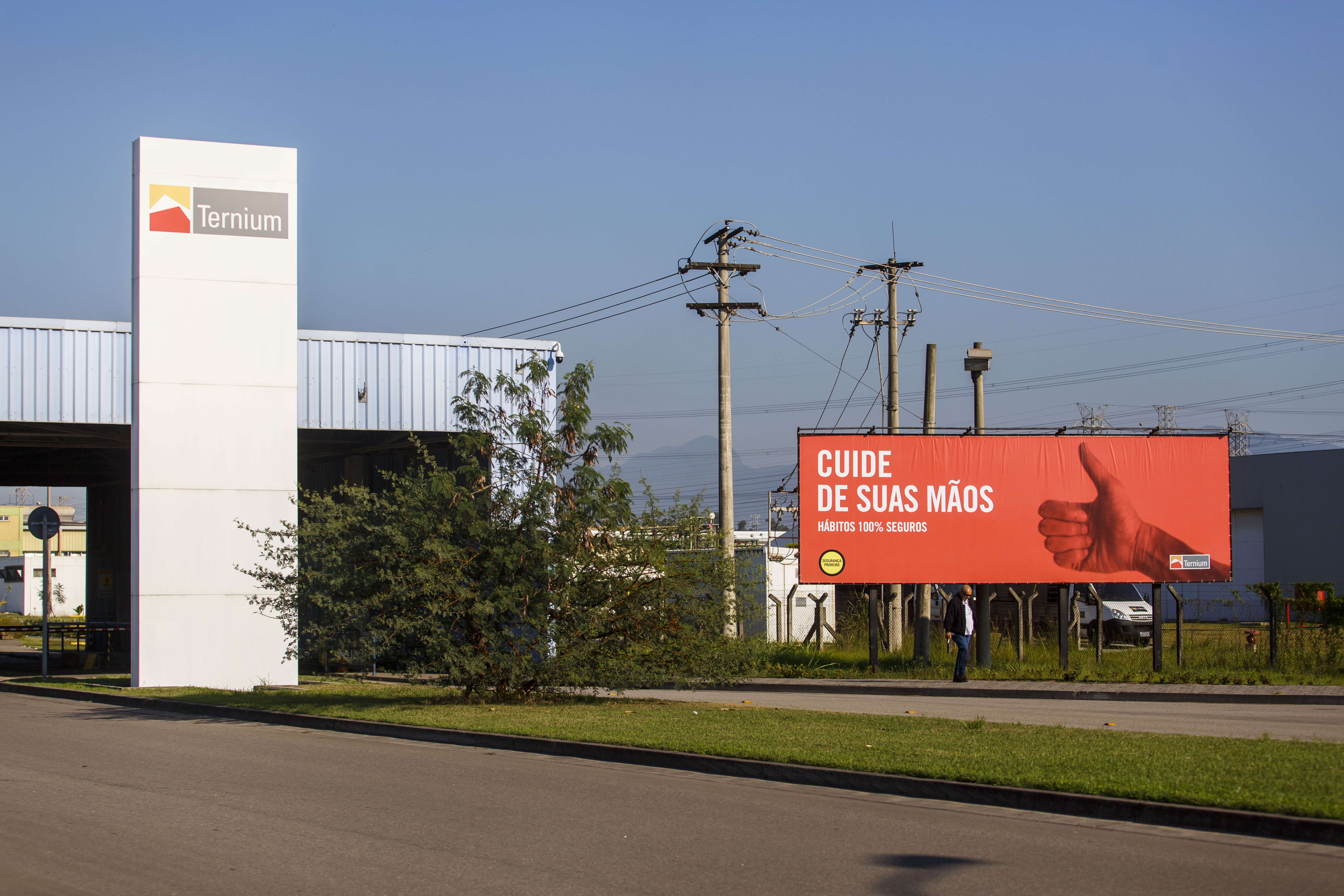 worldsteel_Ternium_Brazil_safety billboard.jpg - worldsteel.org