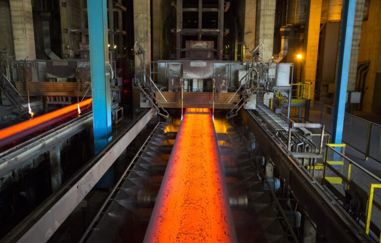 worldsteel_Ternium_Brazil_steel slab cutting_6.jpg - worldsteel.org