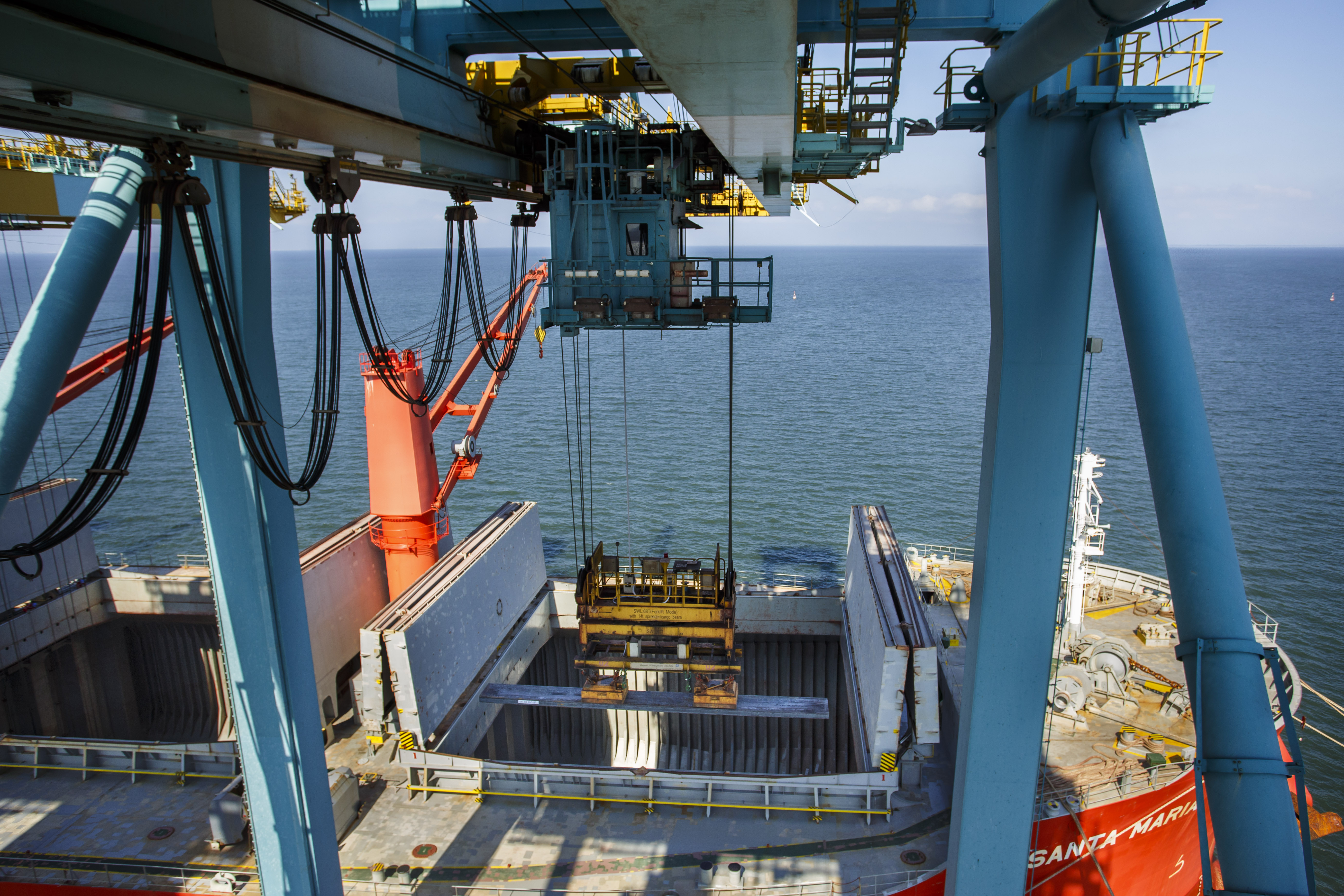 worldsteel_Ternium_Brazil_steel slab loading export.jpg - worldsteel.org